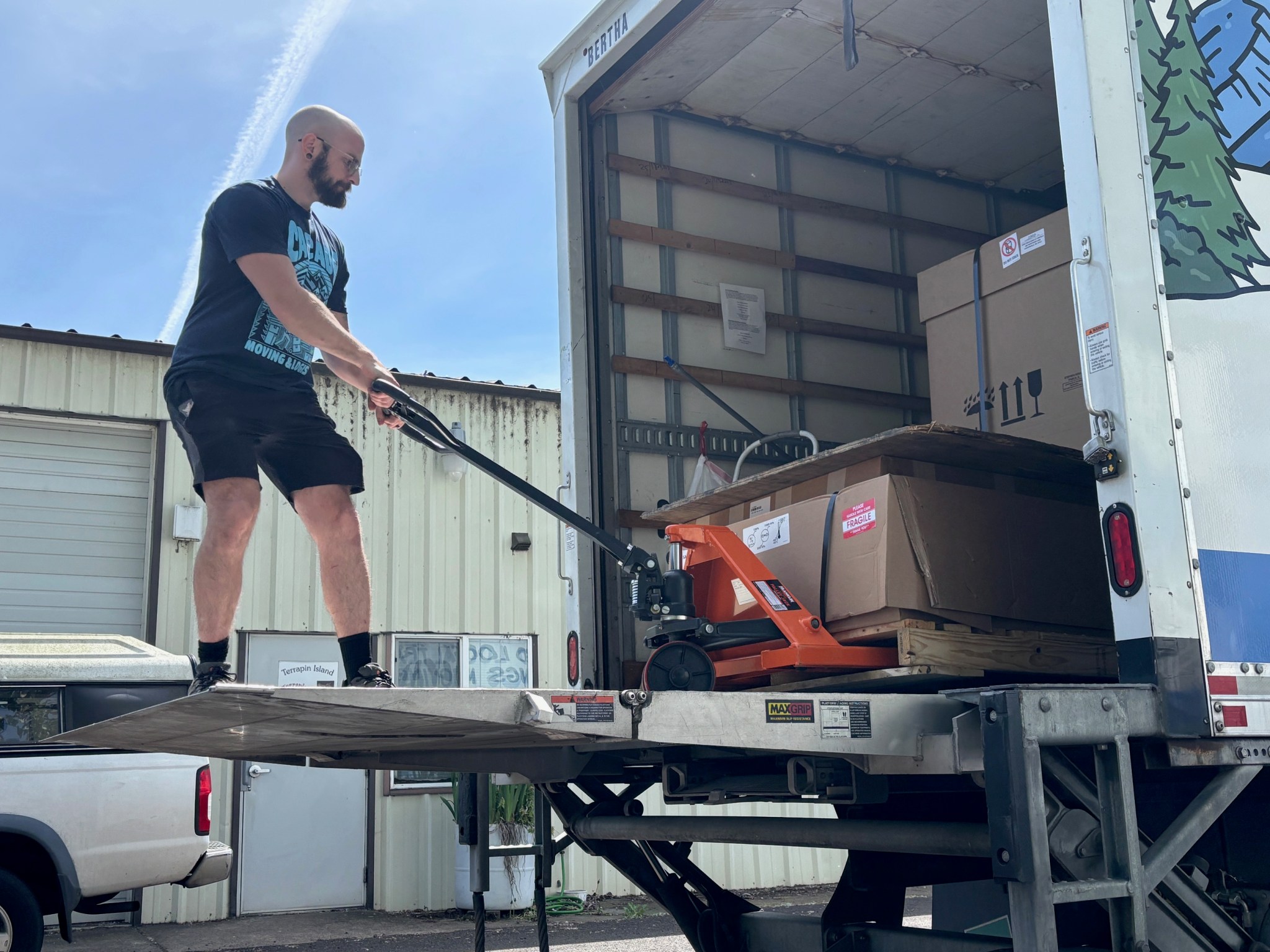 Last Mile Logistics Eugene - Cascade Moving & Logistics, LLC